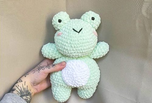 Chubby Crochet Tiny Frog Free Pattern